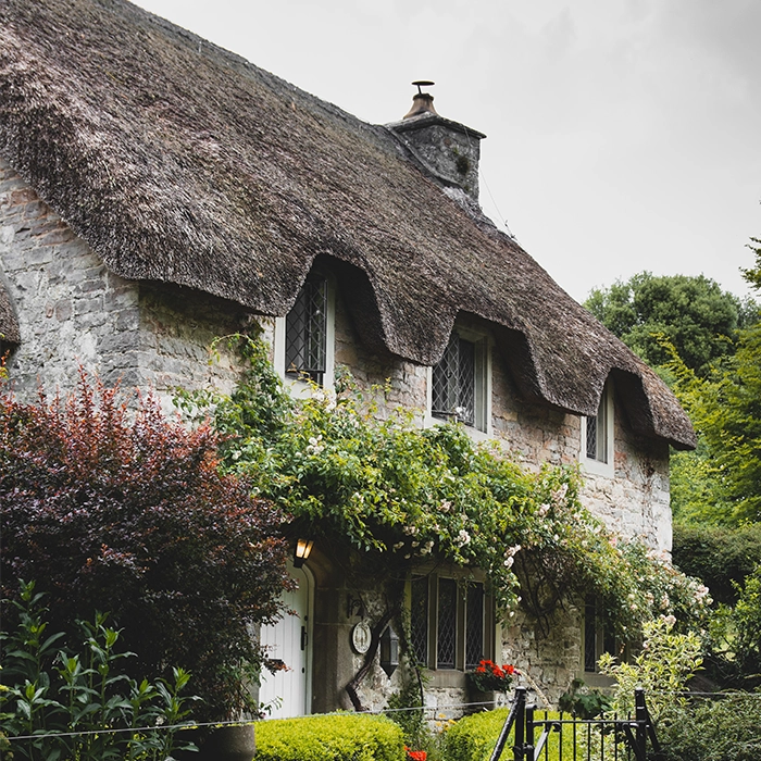 Ways to manage your thatch home insurance premium | Howden Insurance